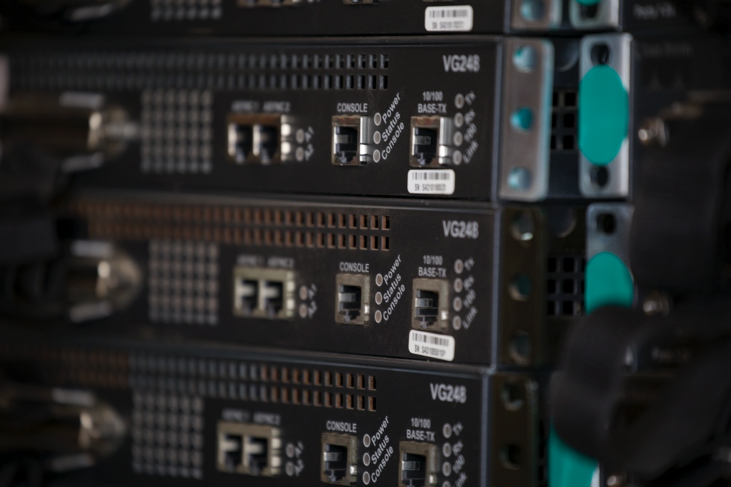 What is a Network interface card (NIC): Types, Components, Classification